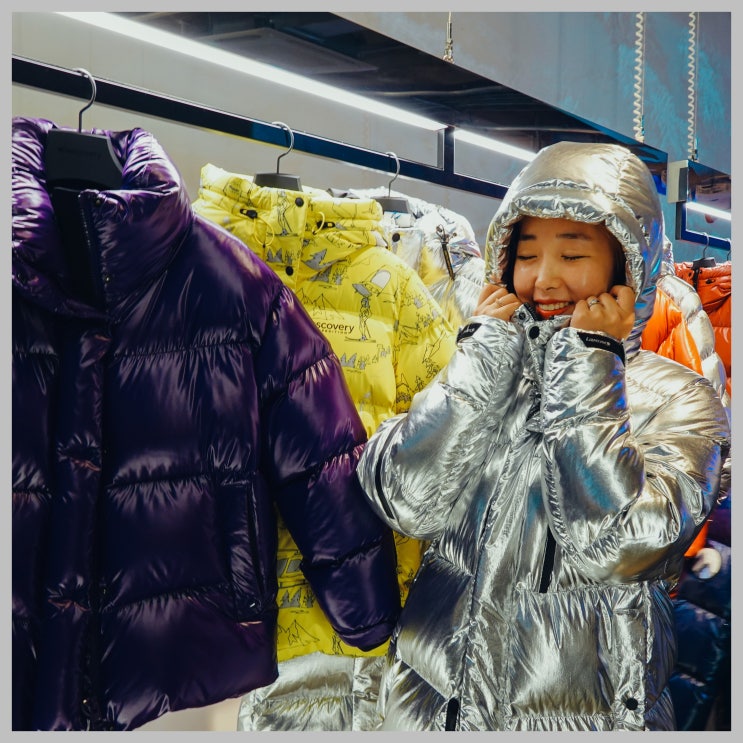 디스커버리 신상 롱패딩 보러 가로수길 팝업스토어 구경가쎄용 - 존잼쓰 : 네이버 블로그