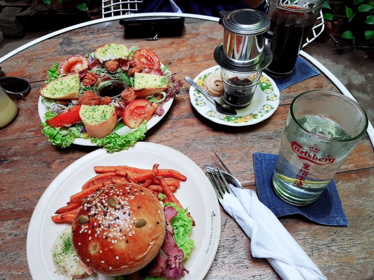 말레이시아 여행_말라카 맛집 바분하우스(The Baboon House) / 매력적인 분위기의 햄버거집! 완전 추천! : 네이버 블로그