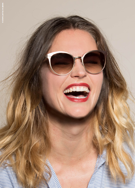 탄산수보다는 생수, 죽음을 앞두고는 캐비어와 샴페인을 먹고싶다는 Yiting을 모티브로 한 선글라스 : 네이버 블로그