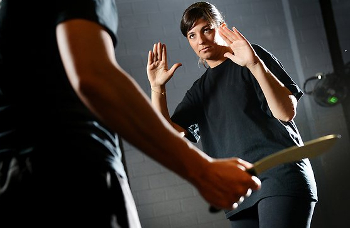 영어회화 주제 정당방위법(Stand-your-ground law) : 네이버 블로그