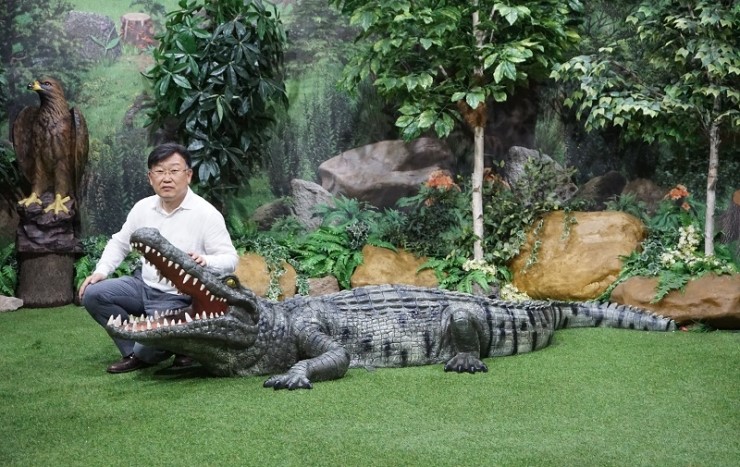 악어모형, 동물모형, 동물포토존, 동물조형물, 파충류모형, 동물인형매장, 포토존제작 : 네이버 블로그