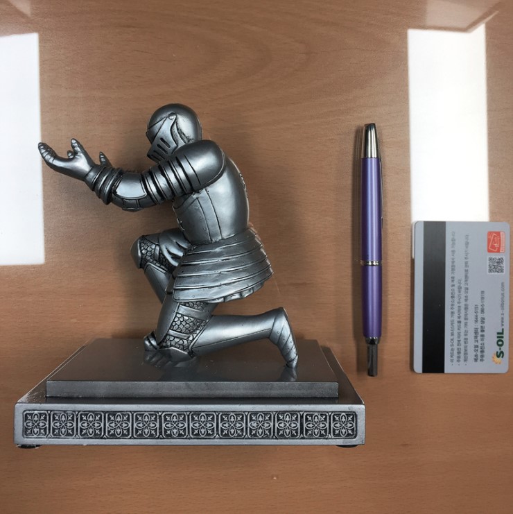 [ip6] 펜레스트(ThinkGeek Executive Knight Pen Holder) : 네이버 블로그