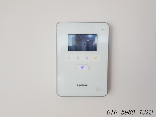 브라운스톤서울 현관인터폰 교체, 삼성 비디오폰 SHT 3625AMK 화이트로 설치했어요 : 네이버 블로그
