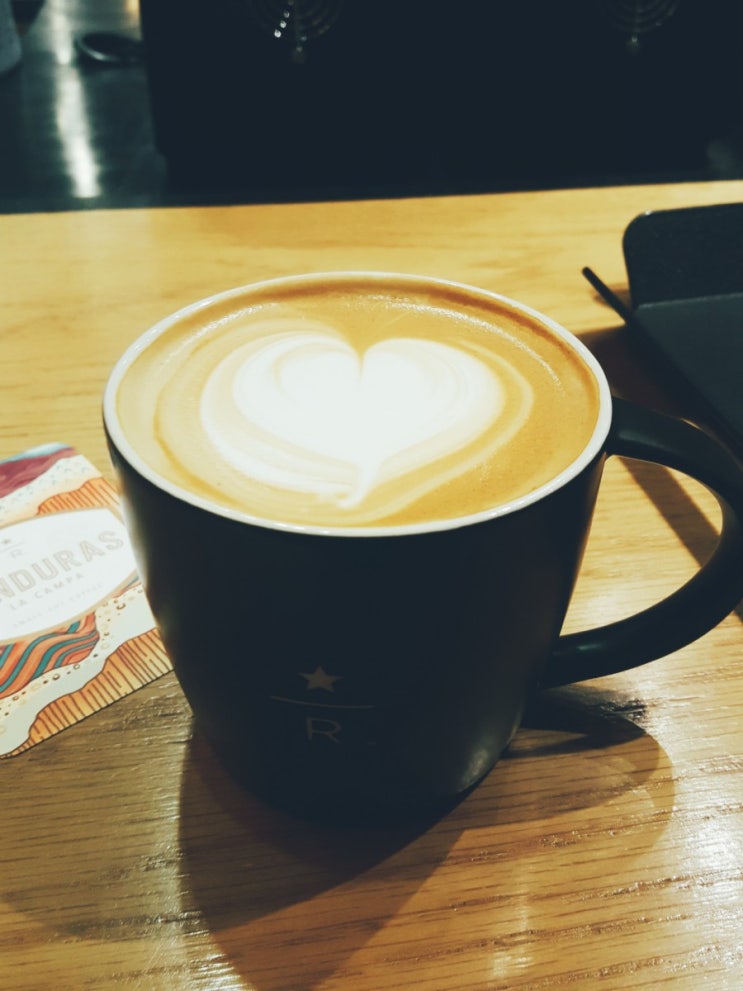 광화문 스타벅스 리저브 매장, 블랙이글 카페라떼 맛있어요♡♡ : 네이버 블로그