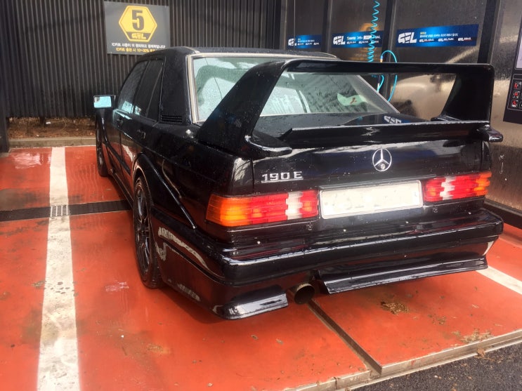벤츠 W201 190E V8 - 봄맞이 준비 세차 & 시동 : 네이버 블로그
