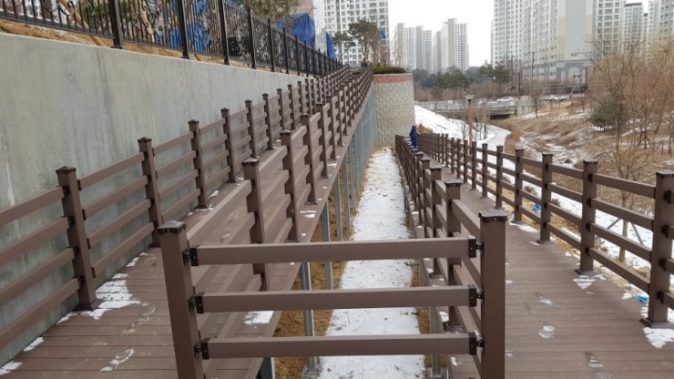 아파트단지 합성목재데크계단로통학로 데크로드산책로 통학로 합성목재로 시공하세요~ 네이버 블로그