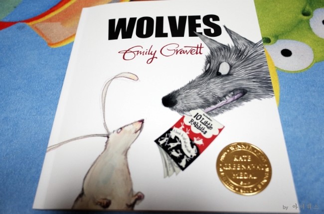 [영어그림책] Wolves / Little mouse's Emily Gravett Big Book of Beasts : 네이버 블로그