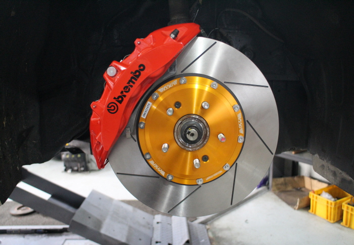 현대 그랜져HG 프론트 브램보 CTS-V 6P + 리어 브렘보 CTS-V 4P + 전자파킹용 리어 캘리퍼 + 네오테크 디스크조합 브레이크 장착 : 네이버 블로그