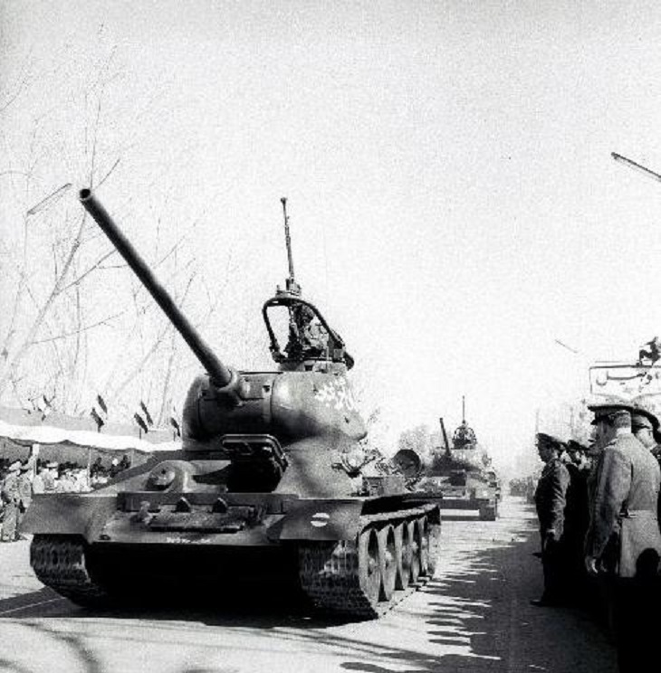 시리아군의 독창적 T-34/85 전차 포탑 DShK 대공 기관총 거치대 Syrian Army T-34/85 Tank turret ...