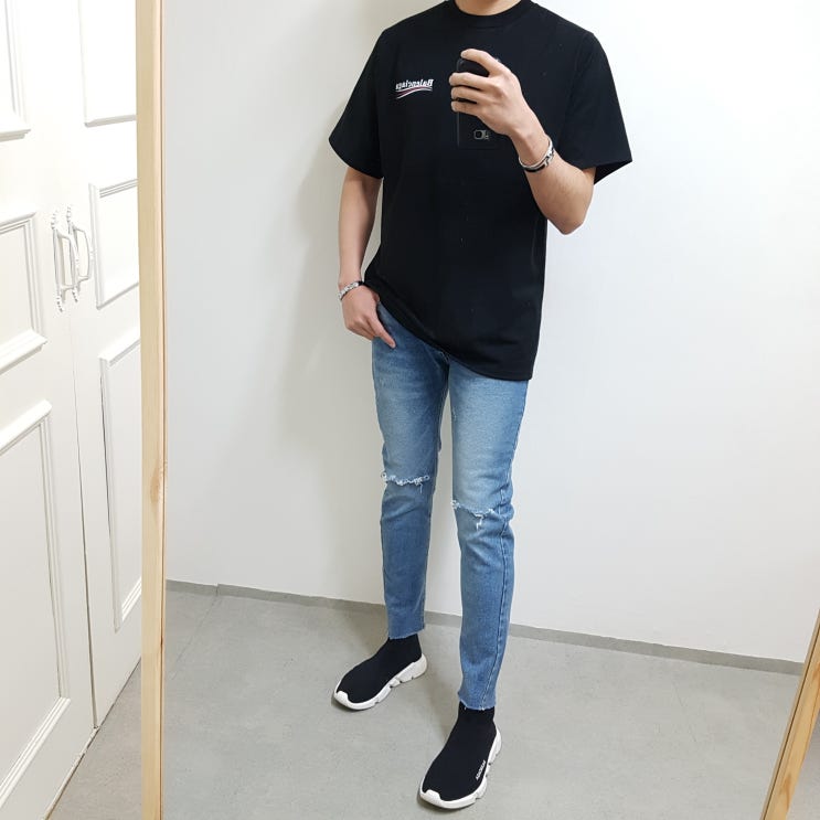 발렌시아가 반팔티남자 무파진스피드러너 코디 유뱅의 데일리룩 블로그 네이버 블로그