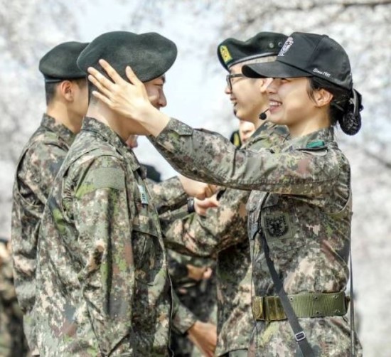 19년 여군이 되는 방법 역할과 임무 직업군인 특전사 육군 해군 공군 군장학생 사관학교 진짜사나이 부사관