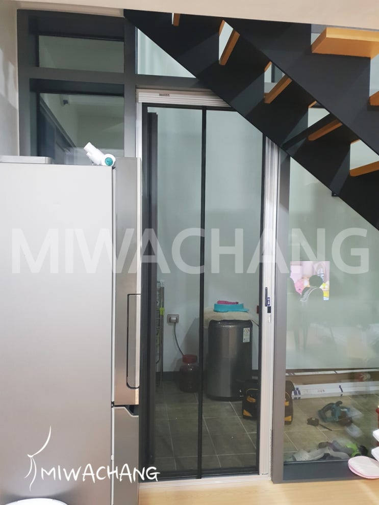 창원미와창메종드테라스 미세 현관 자동롤방충망으로 베란다로 들어오는 벌레 미세먼지 차단 네이버 블로그