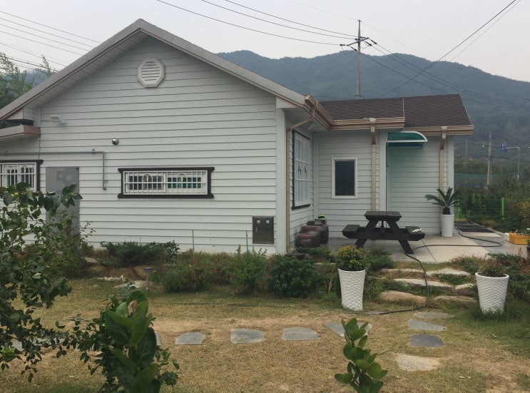 전원주택 과 단독주택 혹은 상업용 빌딩필로티 식 포함단열재 에 사용되는 그라스울유리섬유 스티로폼eps우레탄폼 과