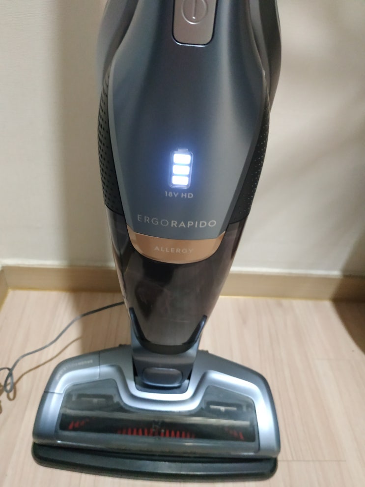 일렉트로룩스 무선청소기 ZB3311 몇일 사용후기 : 네이버 블로그