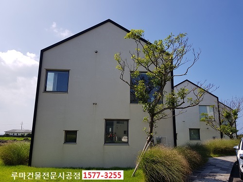 제주도 세화 바다가 보이는 타운하우스 하도 드라메르 건물썬팅 단열필름 및 열 차단필름 시공으로 사생활 보호는 덤으로