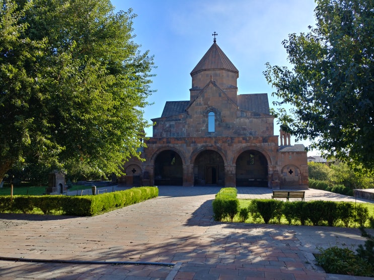 [에치미아진 투어] 성녀 가야네가 잠들어있는 성 가야네 교회(Saint Gayane) : 네이버 블로그