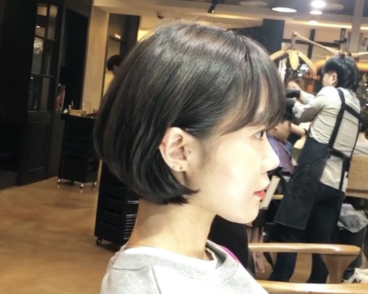 송혜교 남자친구 단발머리 풀뱅스타일로 여성스러움 물씬피어나죠 네이버 블로그