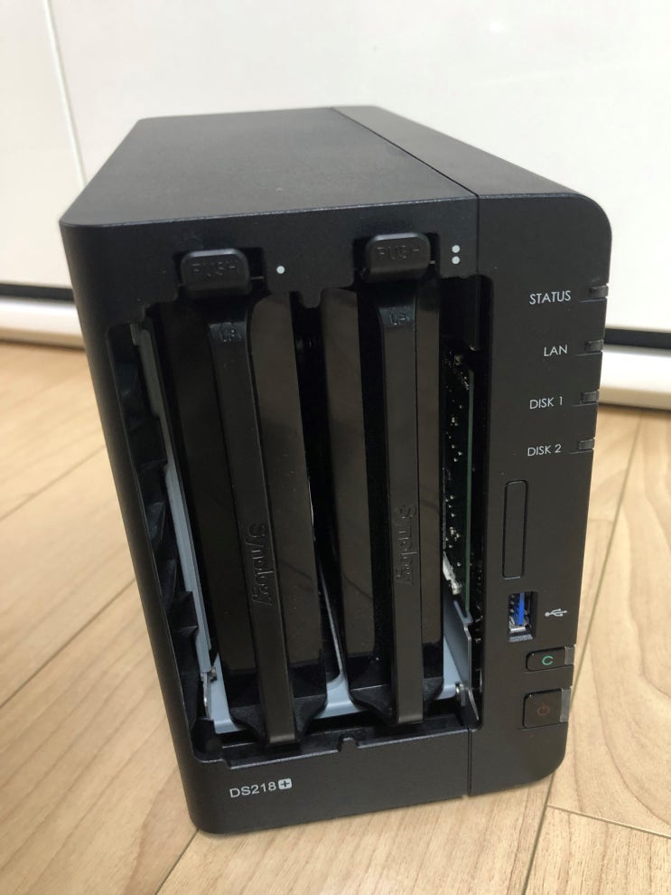 시놀로지 DS218+ 청소, 분해 : 네이버 블로그