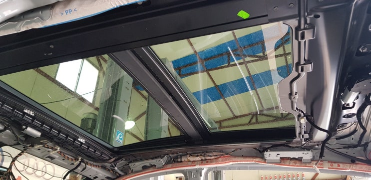 Bmw Gt 썬루프 블라인드 고장 불량 교체 작업 수입차 썬루프 고장 수리 부산 수입차정비 전문 By 비엠모터스 네이버 블로그