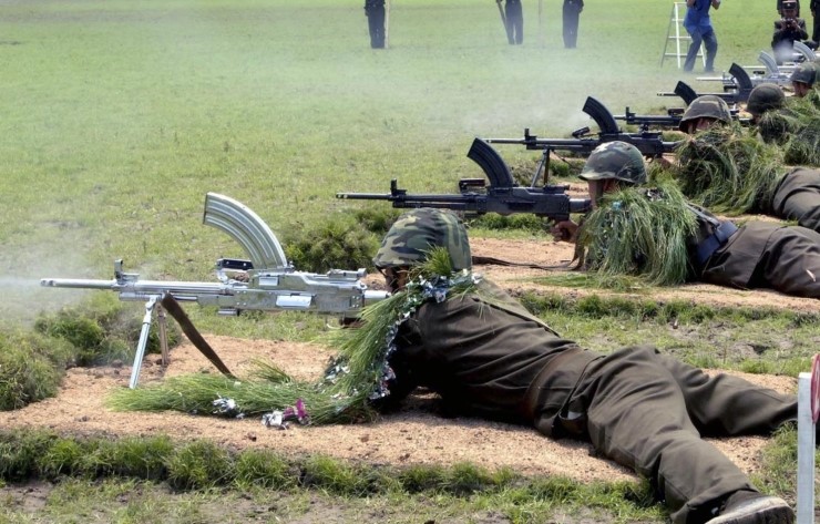 북한군 특수작전 대대의 73형 기관총 사격 훈련 - North Korea Commandos Type 73 machine gun ...