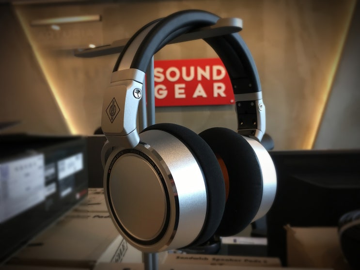 [언박싱 리뷰] 노이만 헤드폰 NDH20 리뷰 Neumann HeadPhone by 사운드기어 BK : 네이버 블로그