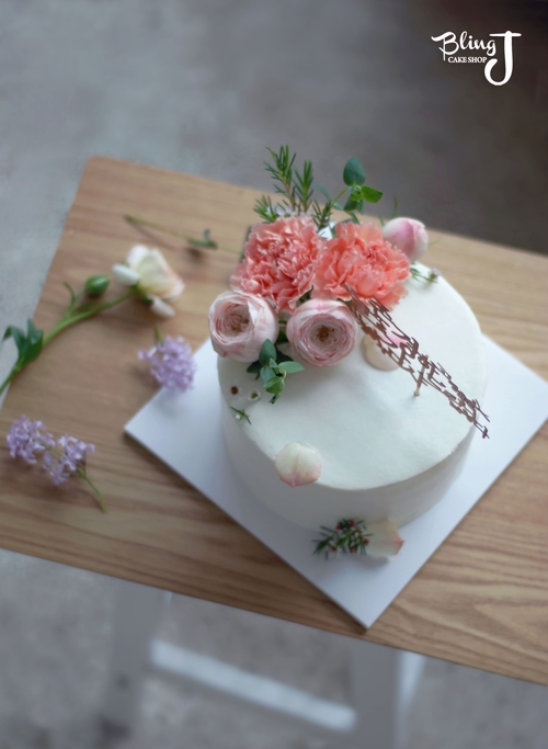 블링제이케이크 카네이션 생화케이크 생크림케이크 카네이션케이크 청주케이크 세종오창오송 청주플라워케이크 어버이날