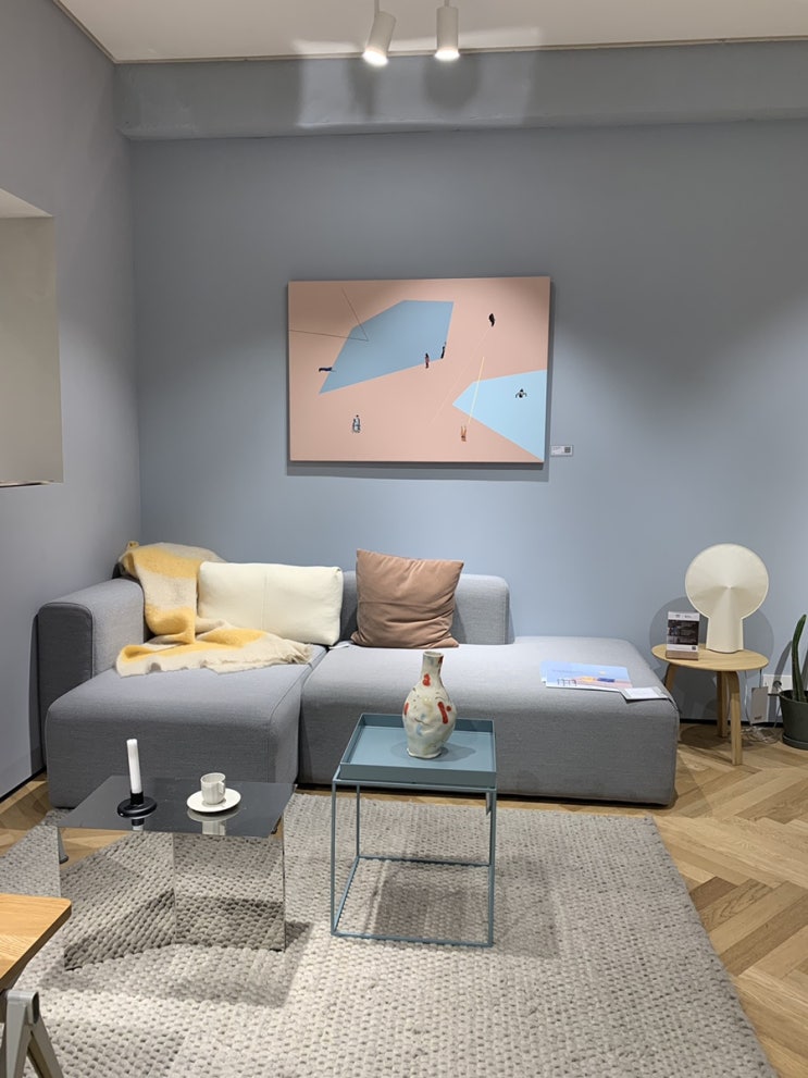 가로수길 리빙샵돌기 - hay. Granit . Villa record : 네이버 블로그