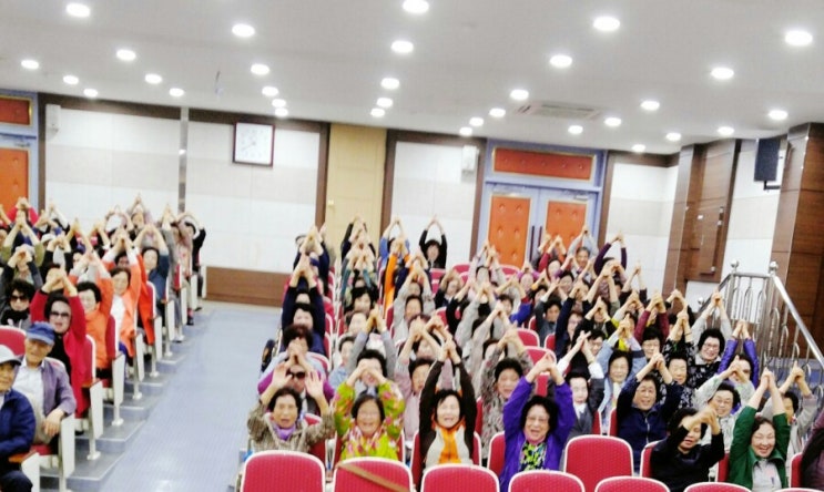 경상대학교평생교육원 실버아카데미에서 특강을웃음인문학 4기 과정 9주 프로그램을차건수의 오늘의 감사일기201905