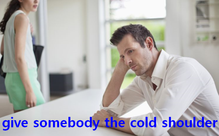 만능구어체표현 "give the cold shoulder" (쌀쌀맞다) : 네이버 블로그