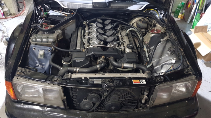 벤츠 W201 190E V8 - 독립스로틀 완성샷 : 네이버 블로그