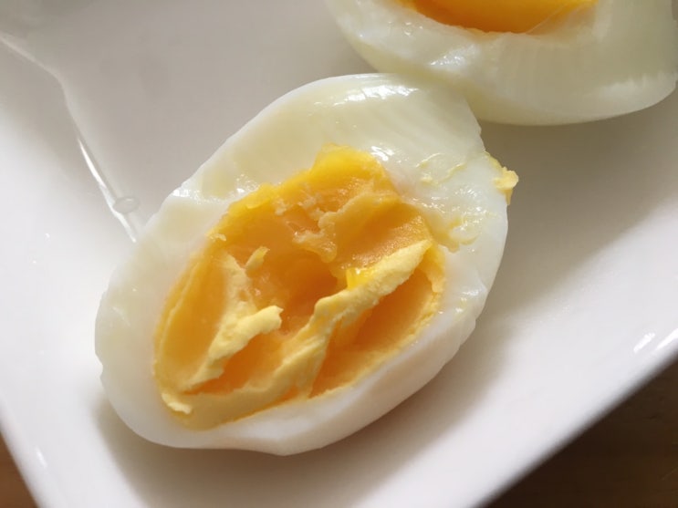 삶은 계란 영양성분 흰자 노른자 칼로리 알고 먹어요 네이버 블로그