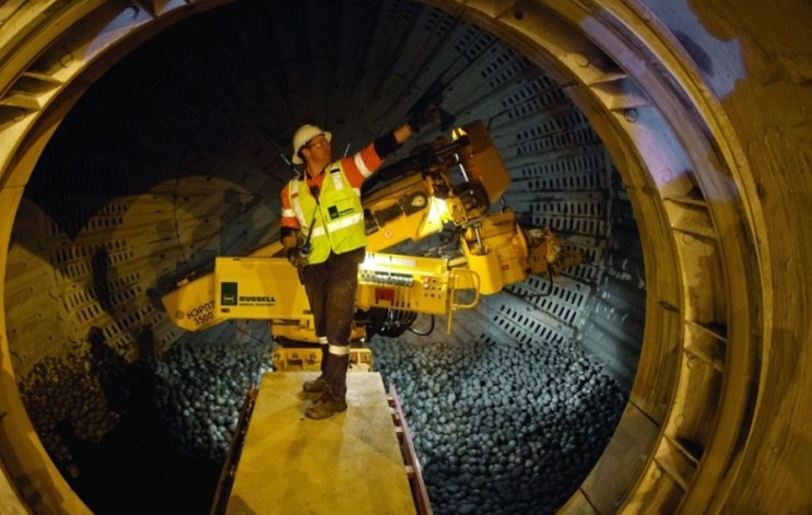 [RUSSELL MINERAL EQUIPMENT] SOLIDWORKS 솔루션을 활용한 광산 장비 (MILL RELINING ...