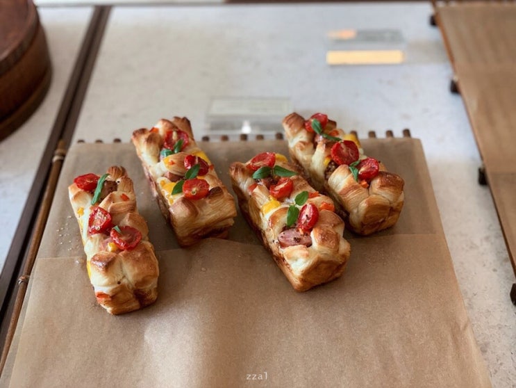 [판교 카페] 커피와 빵이 맛있는 '위베이커리(Oui bakery)' : 네이버 블로그