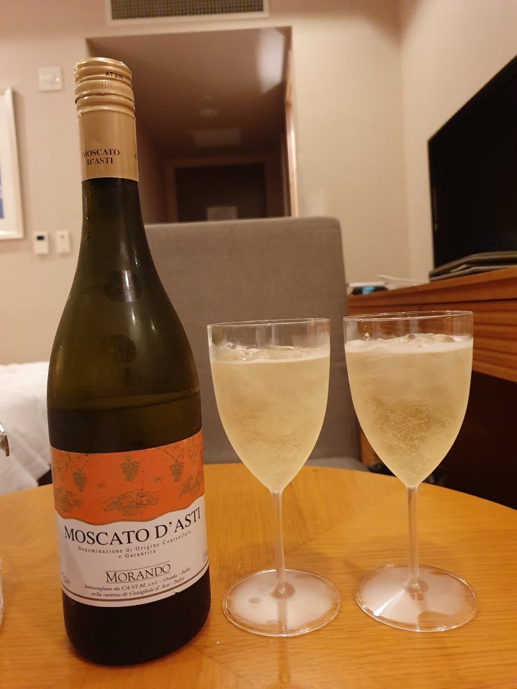 [MOSCATO D'ASTI MORANDO]모스카토 다스티 모란도 2018, 가볍게 즐길 수 있는 디저트 스파클링 와인 ...