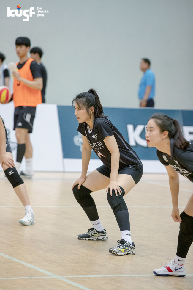 [KUSF 배구(여) 클럽챔피언십 2019] 서브 득점으로 해답을 찾은 국민대, 조 1위로 본선 진출! : 네이버 블로그