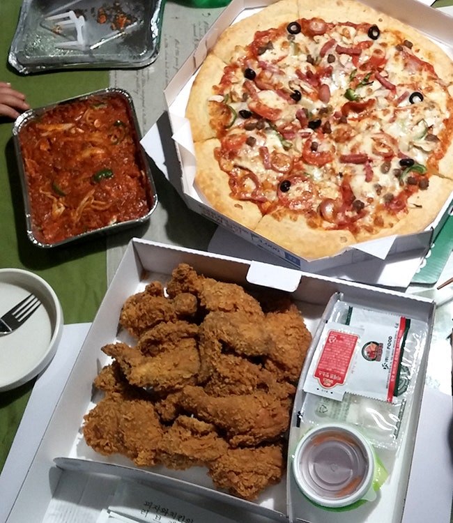피자와 치킨의 러브레터 치즈스파게티 사이드 추가해서 홈파티 열었어요 네이버 블로그