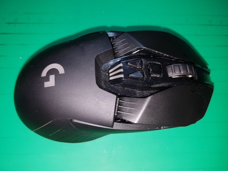 로지텍마우스G903사설AS 로지텍G903우클릭불량 좌클릭불량 기존 옴차50M 빼고 TTC골드 스위치로 교체 작업을 진행합니다 ...