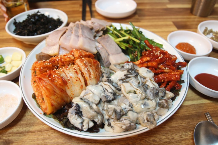 소주잔이 춤추는 지하세계 "신성식당" : 네이버 블로그