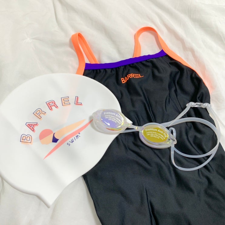 🏊🏻‍♀️수영일기 배럴 실내수영복 우먼 레이싱 핏 V 백 스트랩 스윔슈트 블랙피치 수모 스위머 스윔 캡 스위머 레이싱