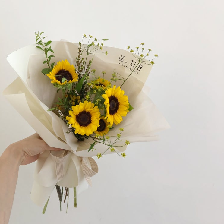 인기 많은 해바라기 꽃다발 너만바라볼게 해바라기꽃말 논현꽃집 반포꽃집 여자친구 꽃다발 선물 배달 가능한 곳