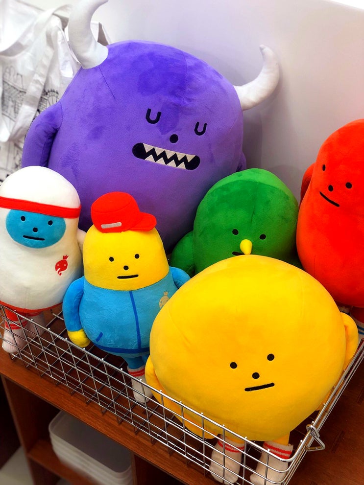 #리뷰) 합정 SML STORE SHOP : 스티키 몬스터 랩 스토어 후기 : 네이버 블로그