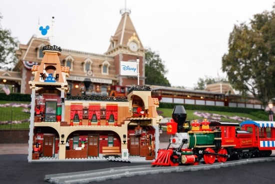 LEGO 71044 Disney Train and Train Station 실제 이미지 : 네이버 블로그