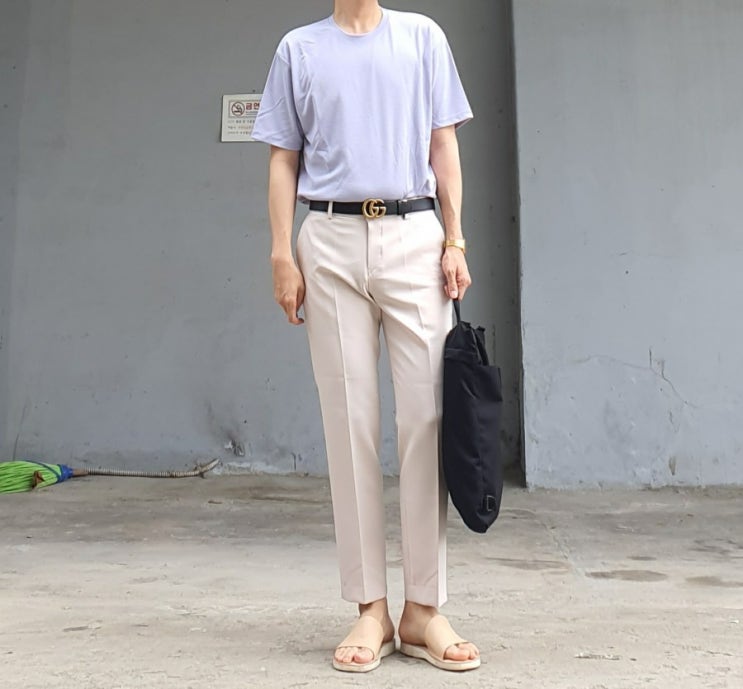 데일리룩214 연보라 티셔츠 구찌 더블g 벨트 코디 남자 크림 슬랙스 베이지 슬리퍼 네이버 블로그