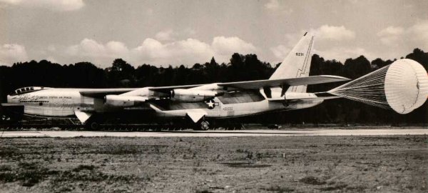 폭격기의 전설이 되어가다. B-52 전략폭격기 3편, XB-52 / YB-52 : 네이버 블로그