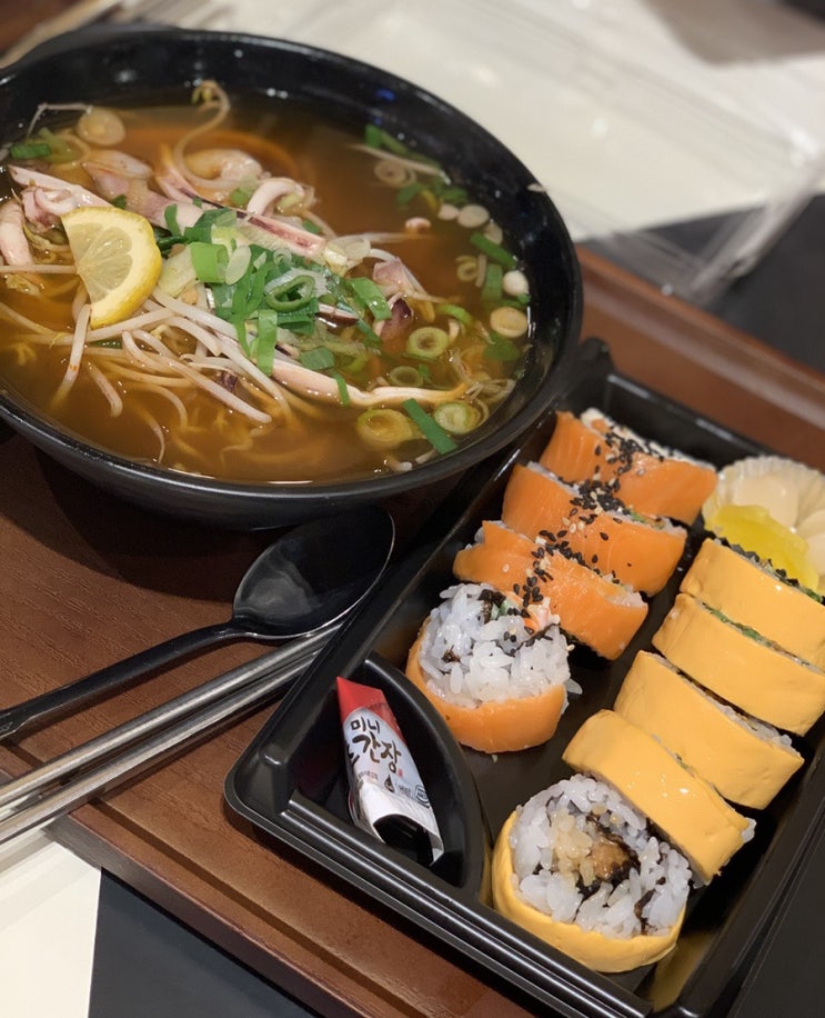 롯데백화점 인천터미널점 맛집 델리락 Deli Lac 얼큰 해물 쌀국수 존맛탱 돈까스 연어 모듬롤 네이버 블로그