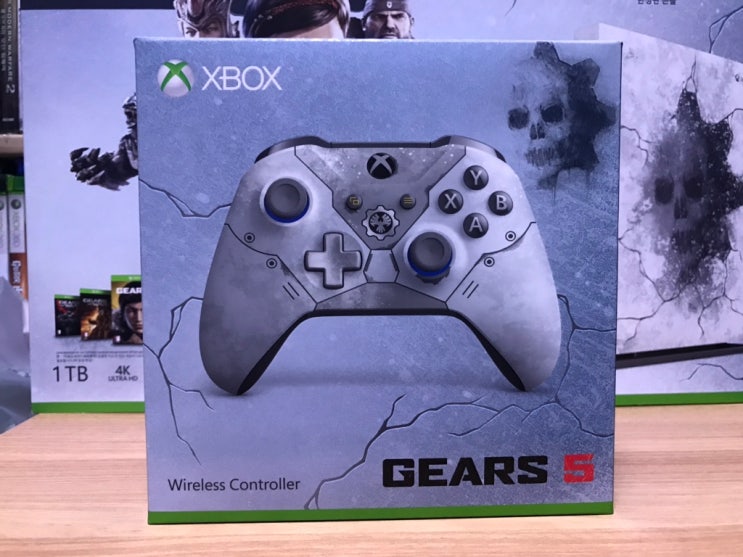 XBOX ONE GEARS 5 LIMITED EDITION CONTROLLER unboxing!! : 네이버 블로그
