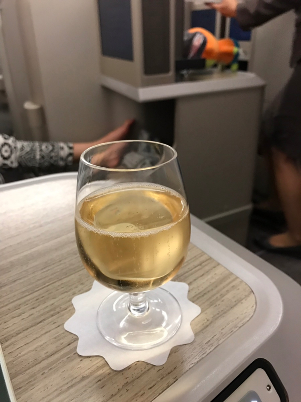 아시아나 OZ742 방콕-인천 비즈니스 & 수완나품 공항 에바항공 라운지 : 네이버 블로그