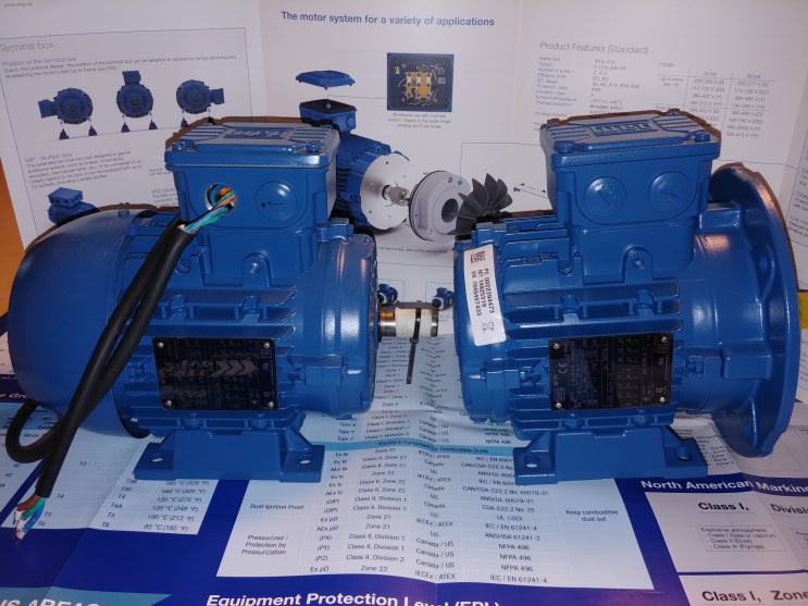 모터에 냉각팬에 따라 모터는 TEFC, TEAO로 나뉩니다. 왼쪽에 있는 모터가 냉각팬이 부착된 TEFC모터이고 오른쪽이 ...