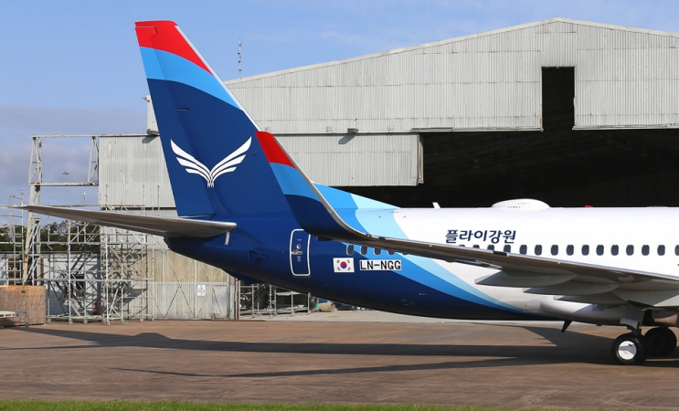 플라이강원(FLY GANGWON) 1호기 인수. LCC(Low-Cost Carrier)저비용항공사가 아닌 TCC(Tourism ...