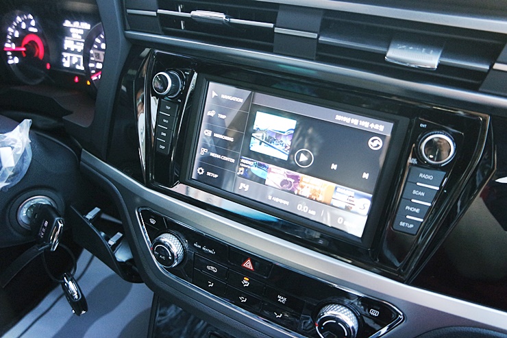 익산 네비매립 : 뷰티풀코란도 8인치 JY-N7000Live와 조화를 이루다. : 네이버 블로그